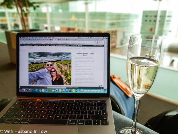 Best Laptop For Travelers 2019 - How to Choose the Best Travel Laptop